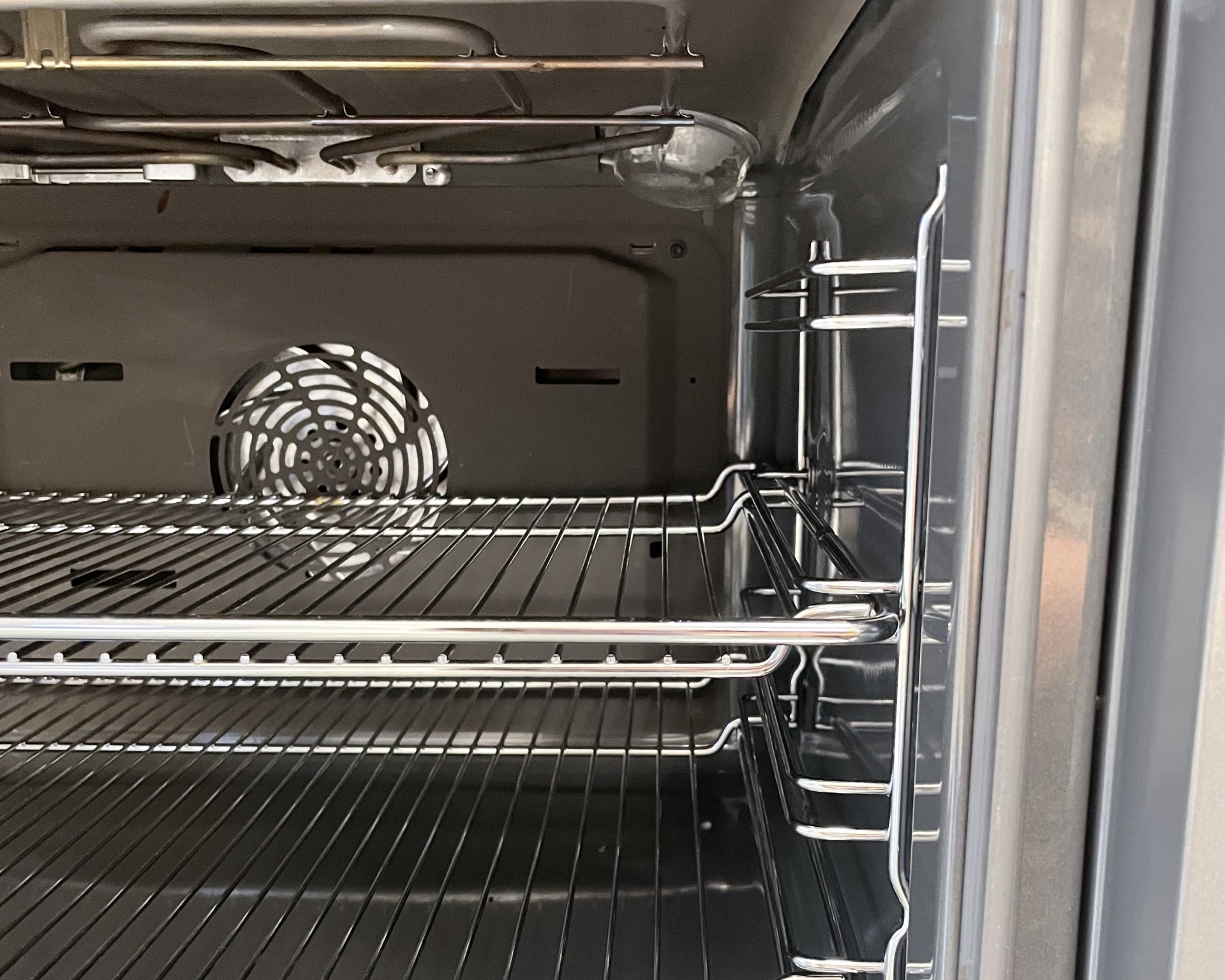 How to Clean an Oven: The Ultimate Guide | Ovenclean Blog